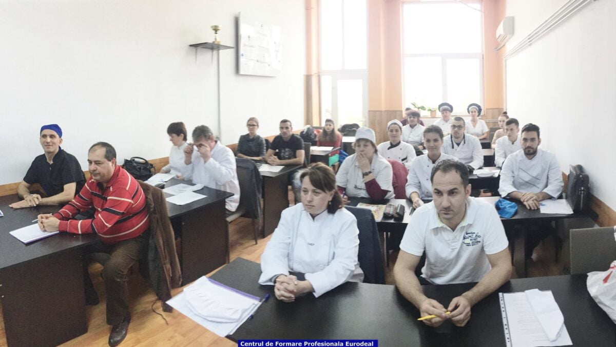 Cine poate fi formator? Ce este un formator( trainer) si cum faci ca sa ...